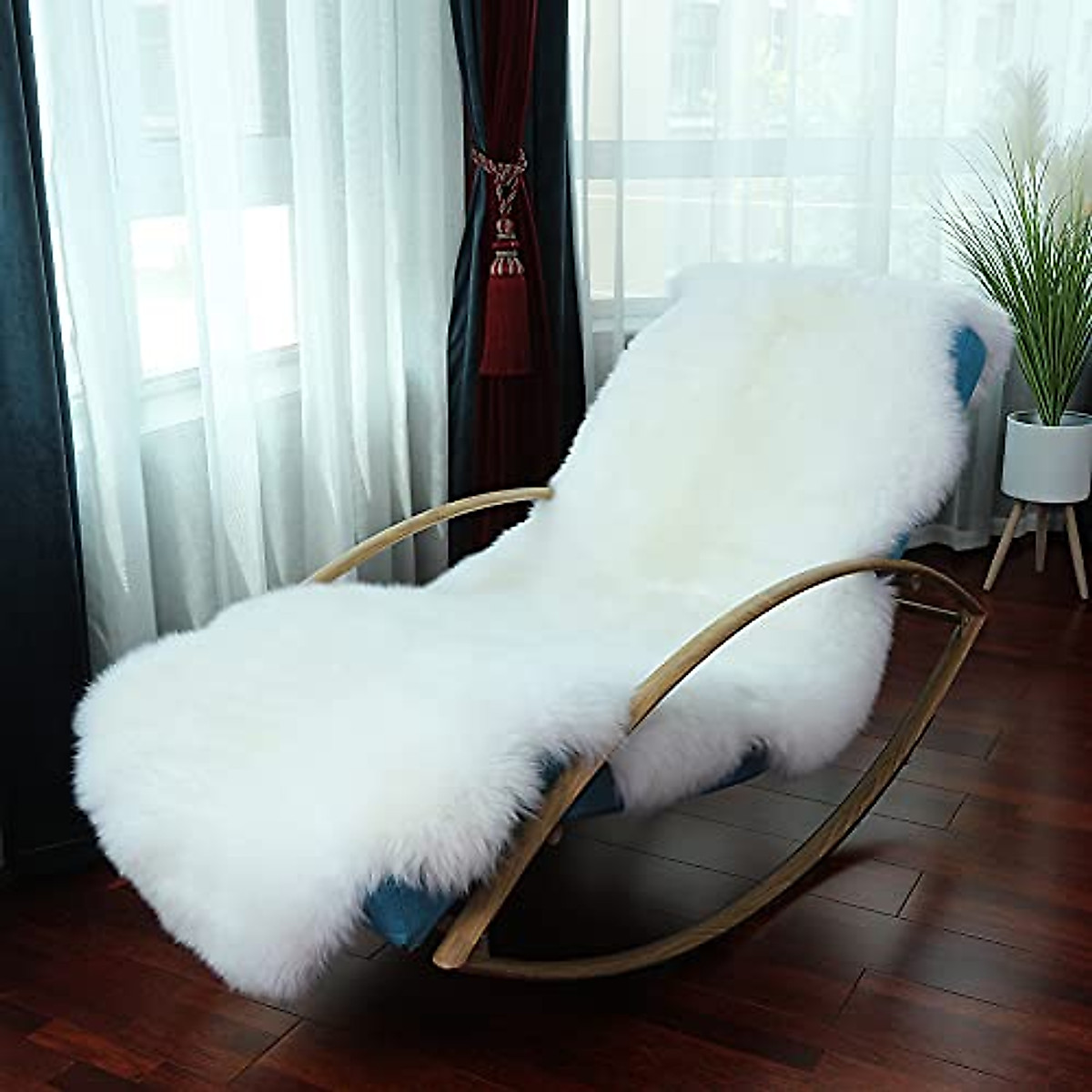 LLB Genuine Sheepskin Rug,Luxury Fluffy Bedroom Rugs,Area Rug Indoor,Real Wool Fur Rug,Sofa Rug Chair Cover Carpet for Living Room,Nursery Rug,Fuzzy Plush Rug for Dorm (Ivory White,2 x 6 ft Sheepskin)