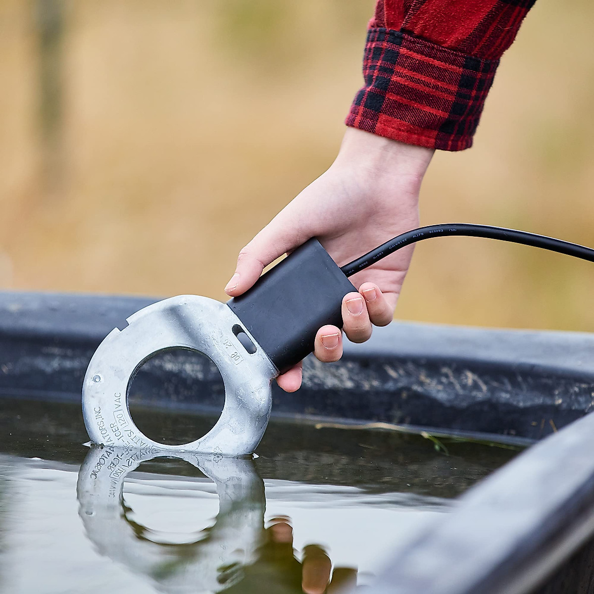 Farm Innovators C-250 Submergible Cast Aluminum Utility 250 Watts Multi-use De-Icer for Livestock Containers up to 25 gallons