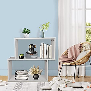 Giantex 3-Tier Geometric Bookshelf White, 28’’ Tall Wood S-Shaped Display Shelves, Freestanding Open Shelves Nightstand, Floor Standing Display Shelf Bookcase for Living Room, Bedroom