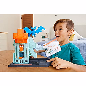 Hot Wheels Creature Attack Playsets, 4 - 8 years, Bat Hospital, Multi (GJK90)