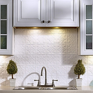 FASÄDE Traditional Style/Pattern 1 Decorative Vinyl 18in x 24in Backsplash Panel in Matte White (5 Pack)