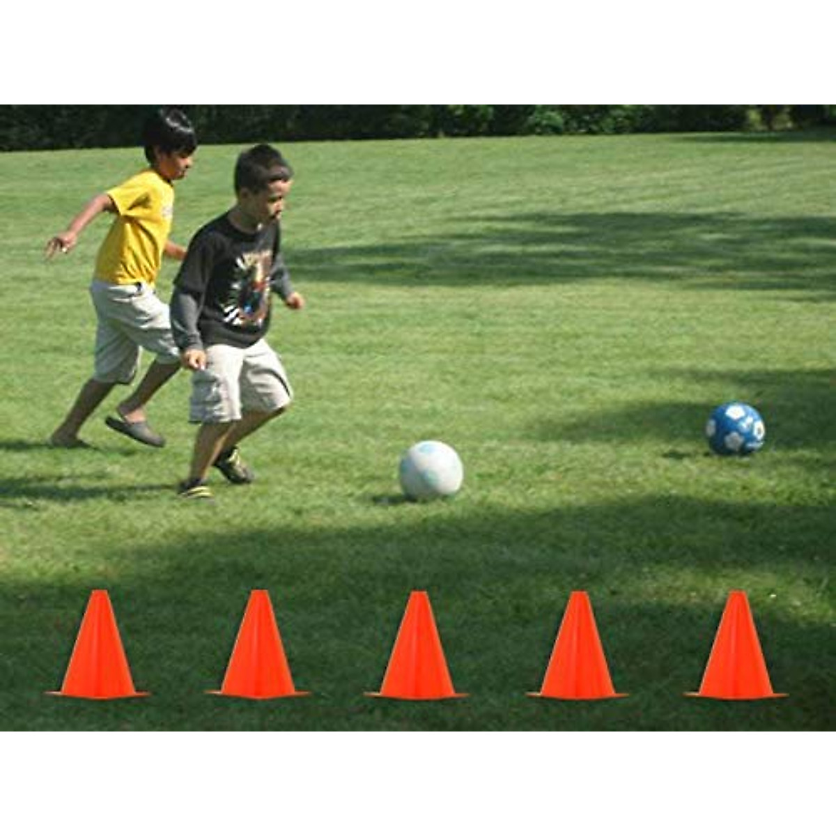 BLQH 36 Pack 7 Inch Plastic Traffic Cones Sport Training Cone Sets Field Marker Cones for Skate Soccer Agility Training & Physical Education Flexible (36)