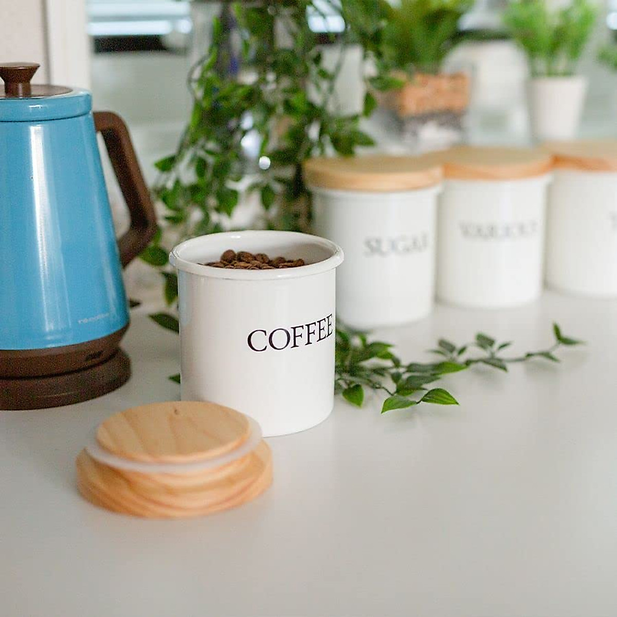 Lilly White LW-106 Enameled Casters, 25.4 fl oz (750 ml)