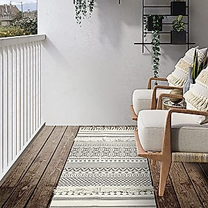 Seavish Boho Runner Rug,2x4.4 Cotton Area Rug Bedroom Rug Tufted Bohemian Geometric Hand Woven Fringe Throw Rugs Shag Accent Tassel Rug for Indoor Bathroom Kitchen Laundry Dorm