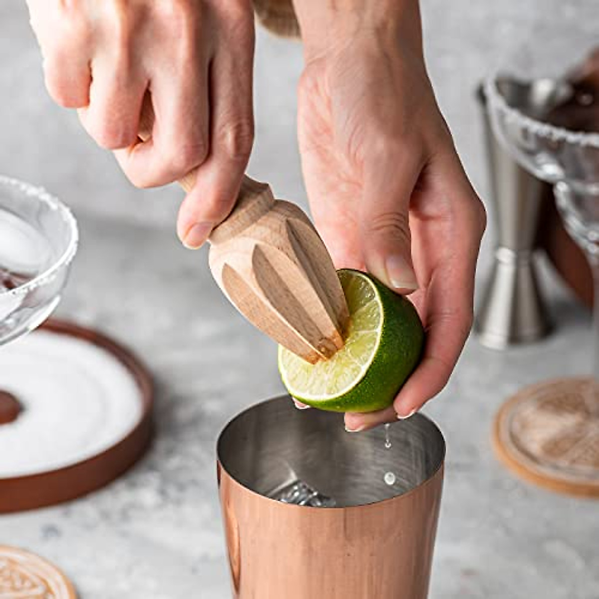 Unna Margarita Salt Rimmer Set - Large Acacia Bar Salt and Sugar Rimmer, Fits up to 5.5in Glasses, Citrus Reamer, Stainless Steel Cocktail Jigger, 2 Cork Drink Coasters, 4 Unique Recipes