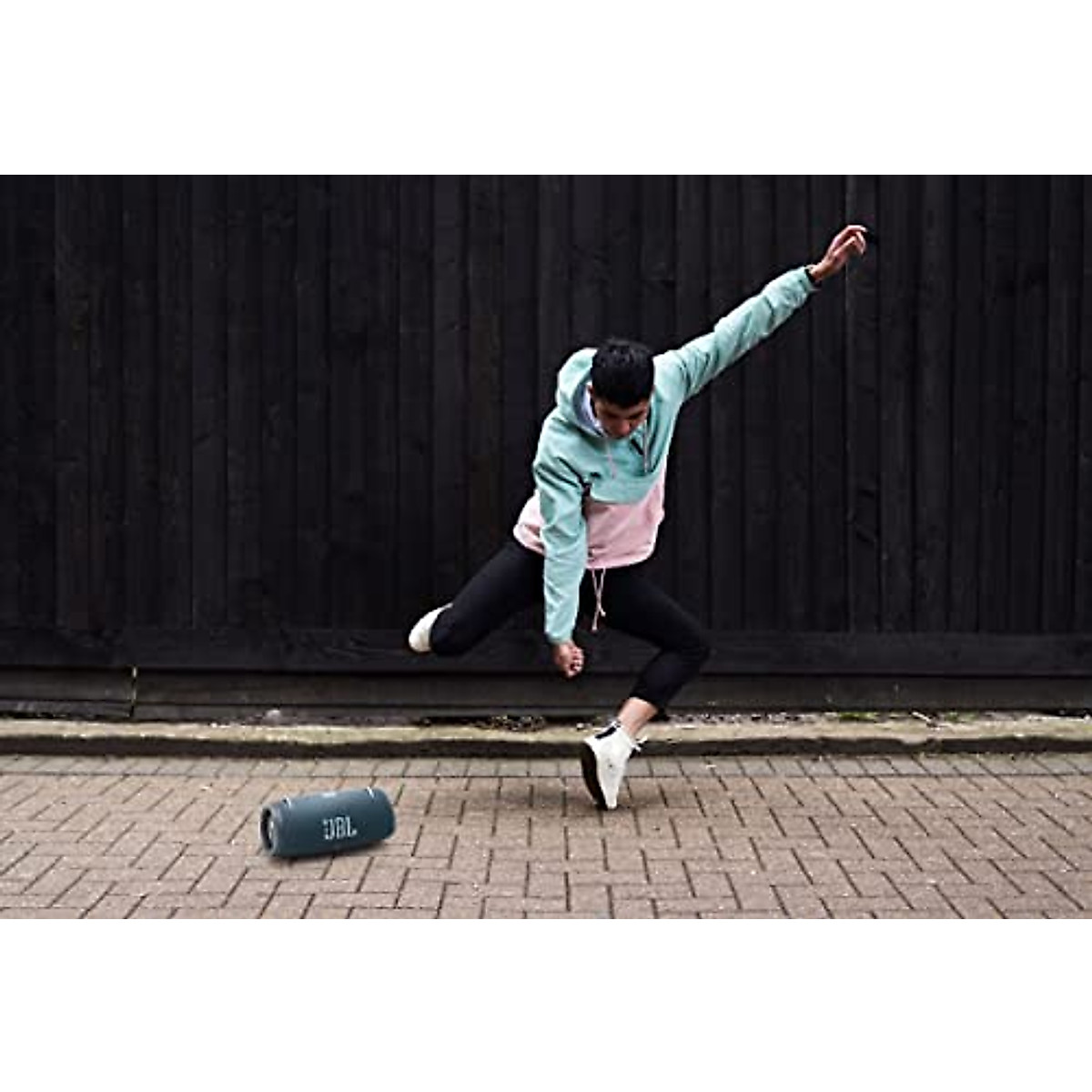 JBL Xtreme 3 Portable Waterproof Wireless Bluetooth Speaker Bundle with Deluxe CCI Premium Carry Case (Camo)