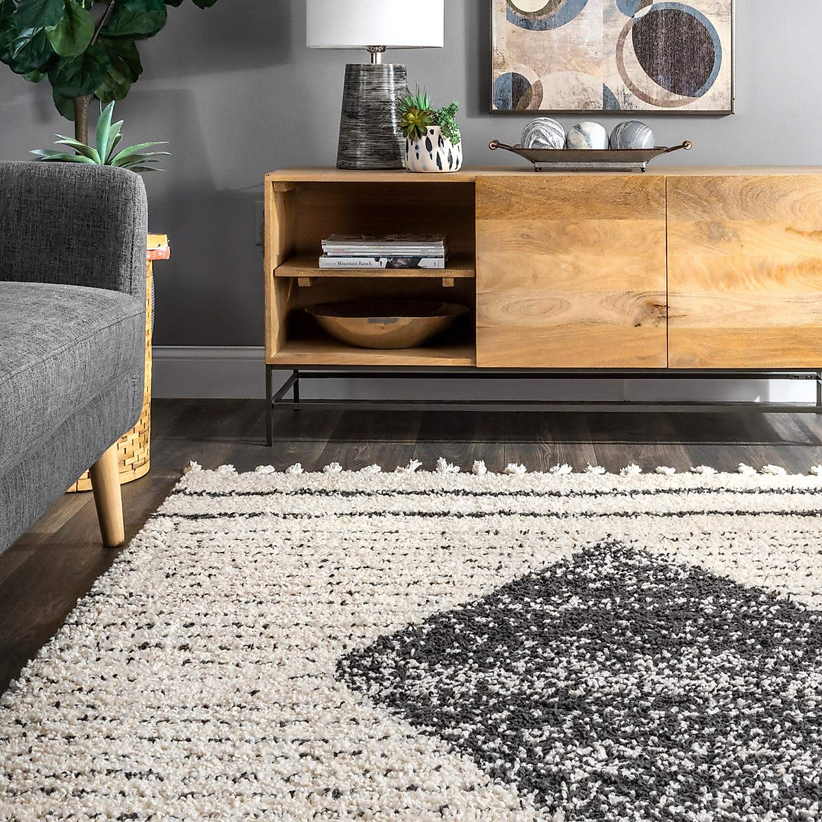 nuLOOM Kiera Moroccan Diamond Shag Tassel Area Rug, 9x12, Off-white