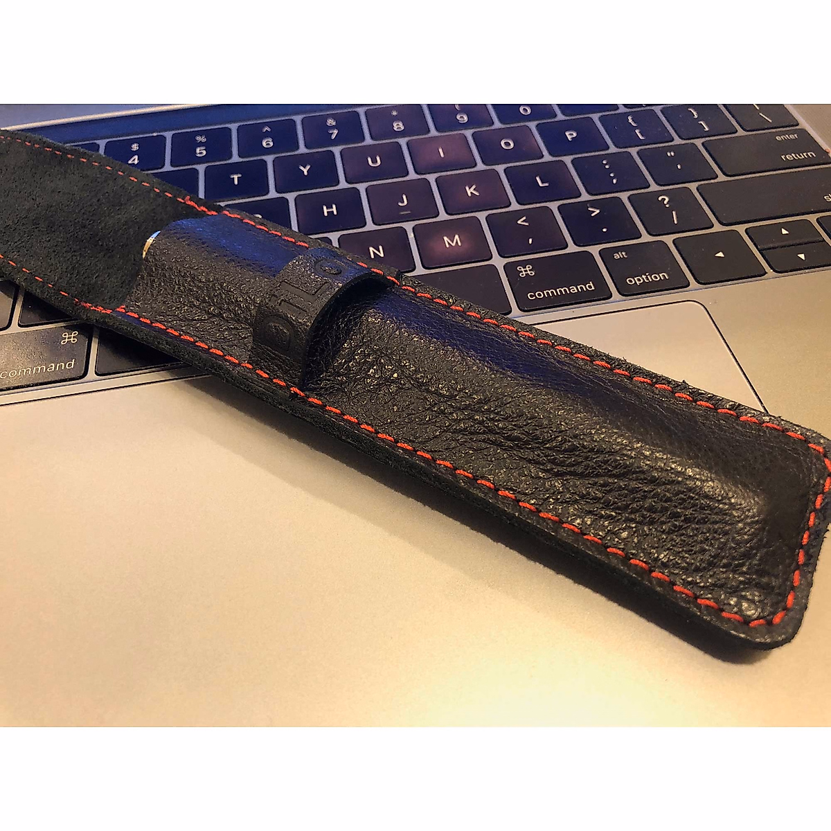 DiLoro Full Grain Leather Single Pen Case Holder Pouch Pencil Organizer (Buffalo Black w Red)