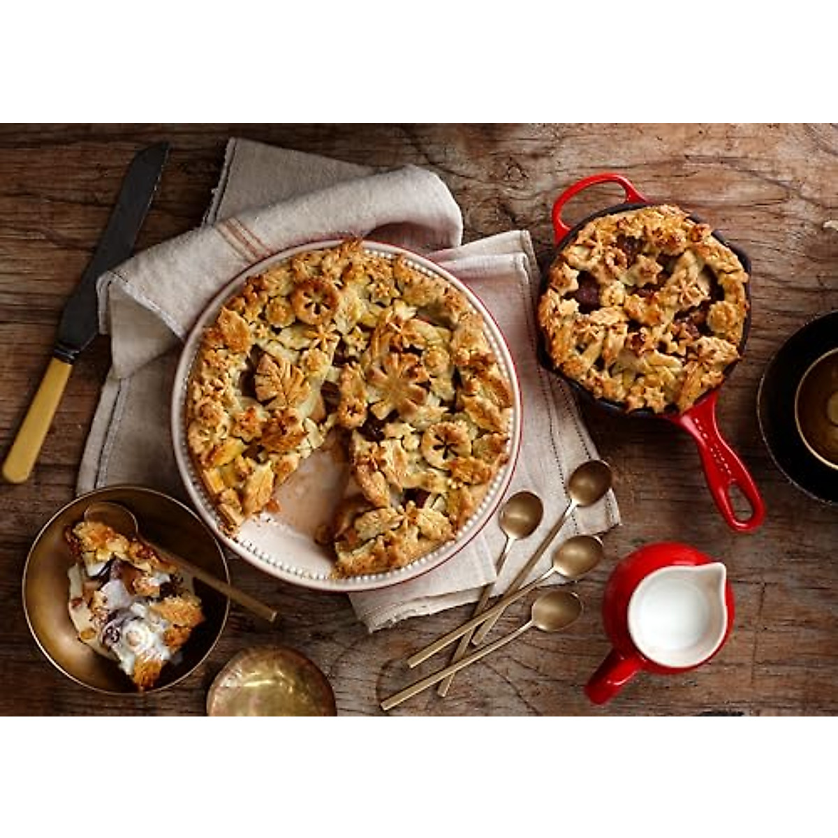 Le Creuset Enameled Cast Iron Signature Iron Handle Skillet, 6.33" (1/2 qt.), Cerise