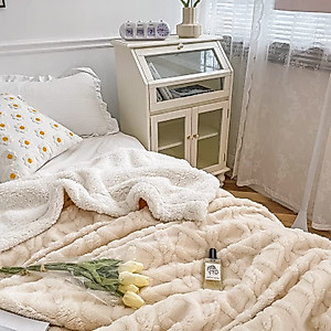 Bedbay Sherpa Fleece Blanket 70x80 Inch Beige Throw Blanket Boho Tufted Blanket Soft Warm Plush Sherpa Fleece Blanket Versatile Blanket Fluffy Blanket for Bed Sofa Couch Travel(Cream,70"x80")