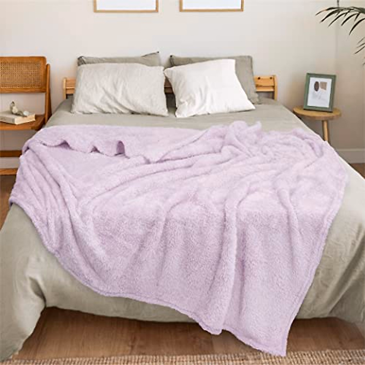 PAVILIA Plush Sherpa Throw Blanket for Couch Sofa | Soft Fluffy Shaggy Fleece Blanket | Fuzzy, Cozy, Warm Microfiber Throw Solid Blanket, Lavender Light Purple, 50x60