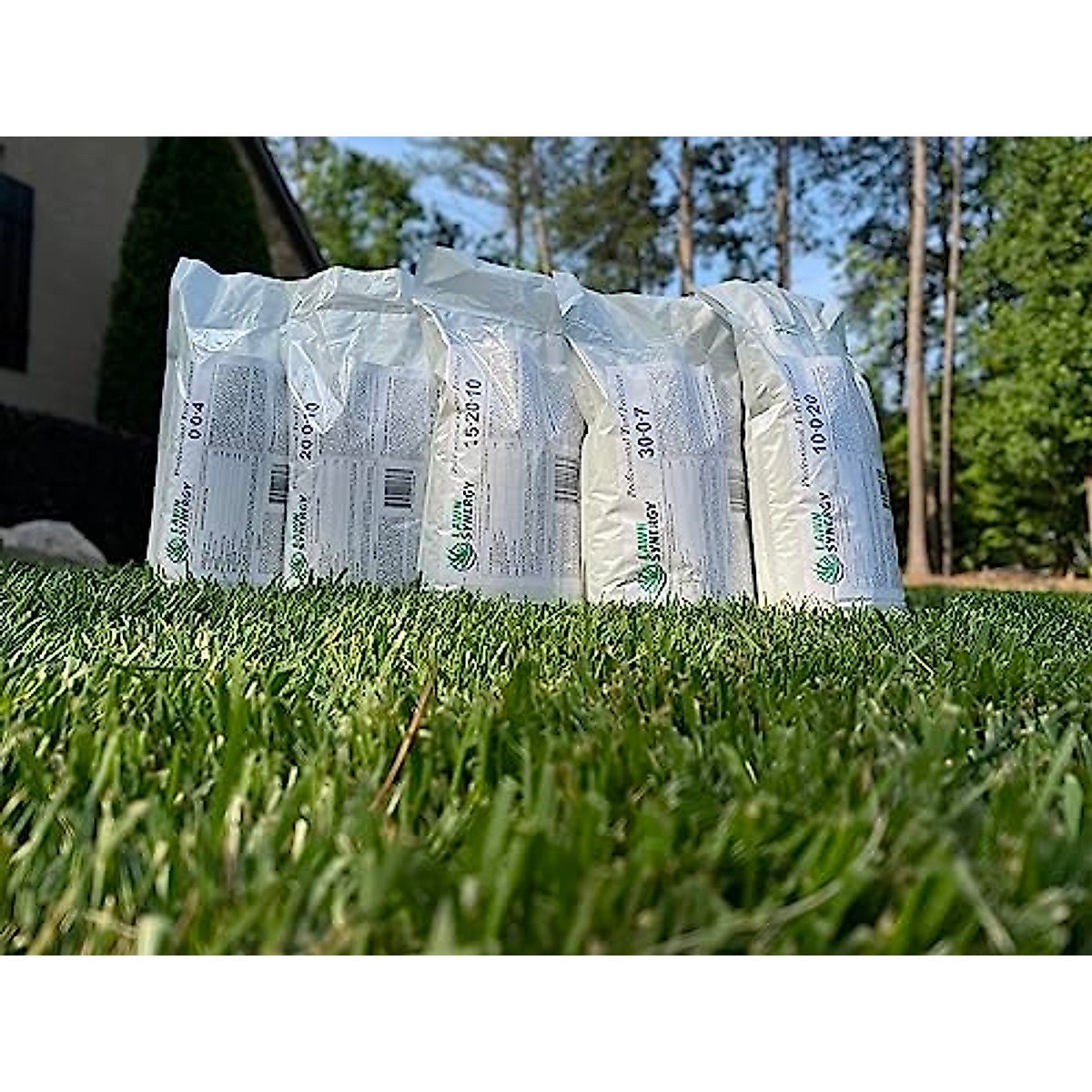 10-0-20 Emerald Lawn Fertilizer - 45% XCU Slow-Release, 10% Iron and GreenTRX Bios (1 Bag Covers up to 5,000 sq. ft.)