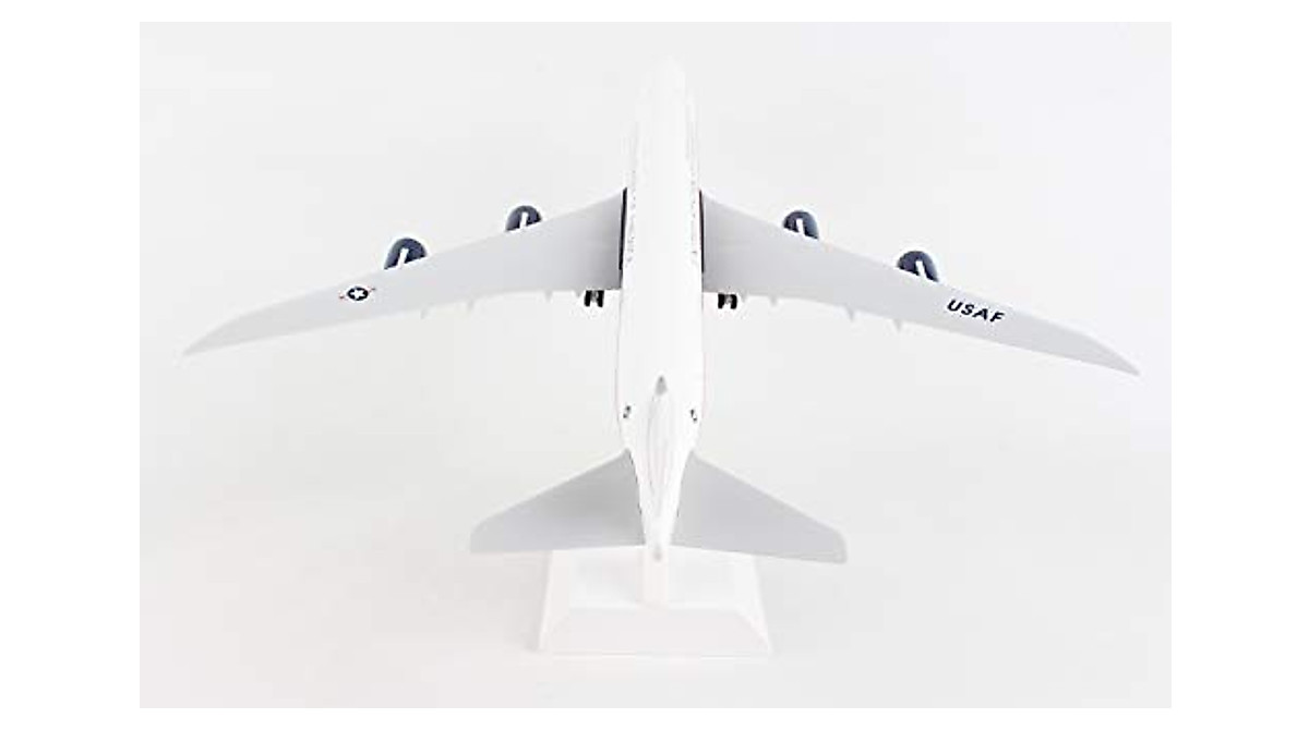 Daron SkyMarks 747-8i Air Force One Model - 1/200 Scale with Gear