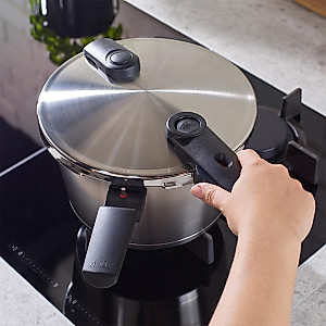 Fissler Vitaquick Premium Pressure Cooker Set, 8.5 Quart and Glass Lid