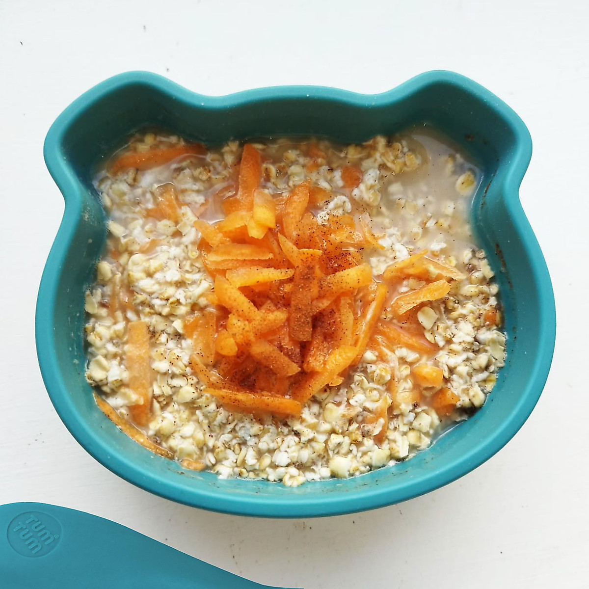 TUM TUM Suction Bowl for Baby, Toddler Bowl with Lid & Spoon, for Babies & Toddlers 6 Months+, BPA Free Silicone Baby Feeding Set, Microwave/Dishwasher/Freezer Safe, Boris Bear, Blue