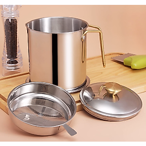Tellshun Bacon Grease Container with Fine Mesh Strainer 1.8 L / 60 oz Stainless Steel Cooking Oil Keeper with Lid and Tray Gold Handle Suitable for Storing Hot Frying Oil Fat and Cooking Grease
