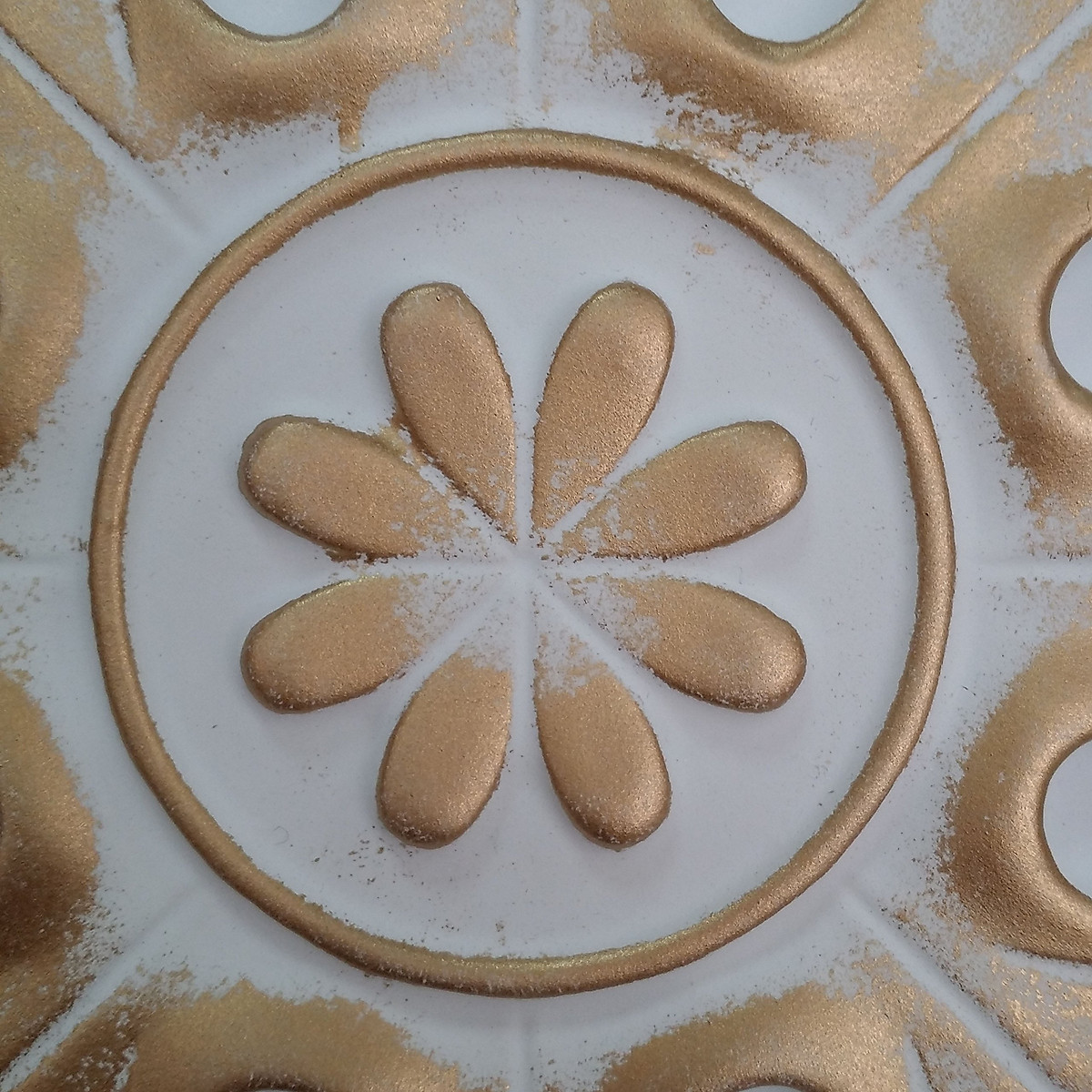 PLASTDECOR Drop in Ceiling Tiles Faux Tin Painted White Gold Coffee Decor Wall Panels PL18 10pcs/lot