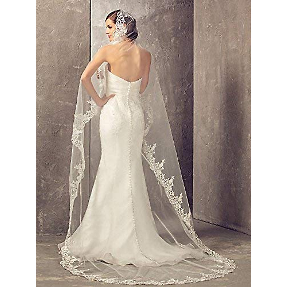 Aukmla Wedding Bridal Veils Ivory Beautiful Long Veil with Lace and Metal Comb at the Edge Cathedral Length (Ivory)