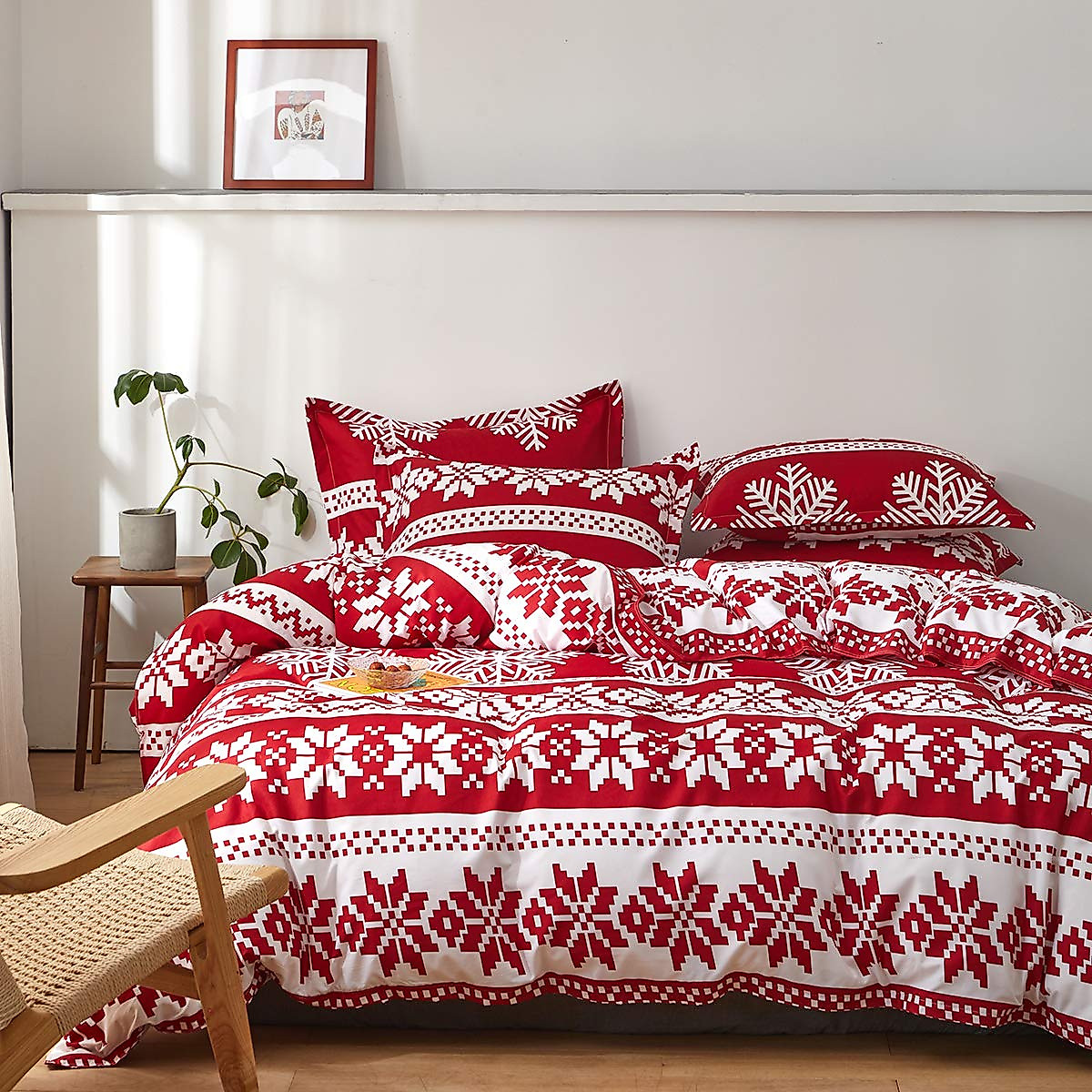 Christmas Duvet Cover Set Queen Size, Red and White Snowflake Xmas Holiday Pattern Design, Soft Microfiber Duvet Cover with Zipper Closure, Includes 1 Duvet Cover and 2 Pillow Shams