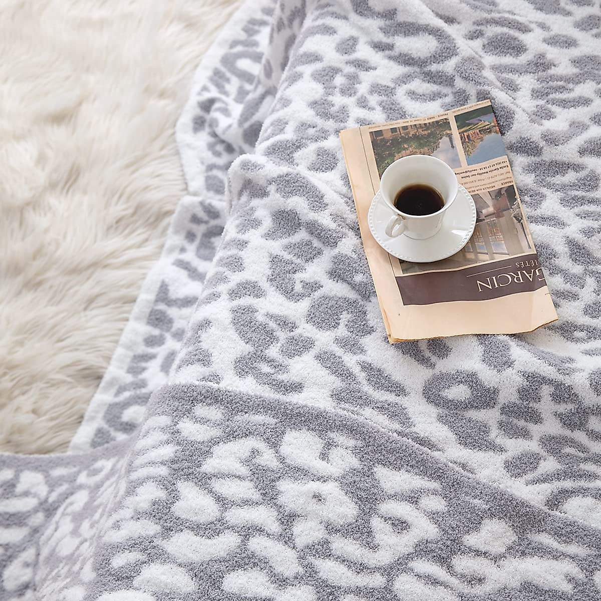 MH MYLUNE HOME Ultra Soft Micro Plush White Grey Leopard Blanket (51x63 inches) Warm Reversible Cheetah Blanket Leopard Pattern Throw for Couch Bed Sofa