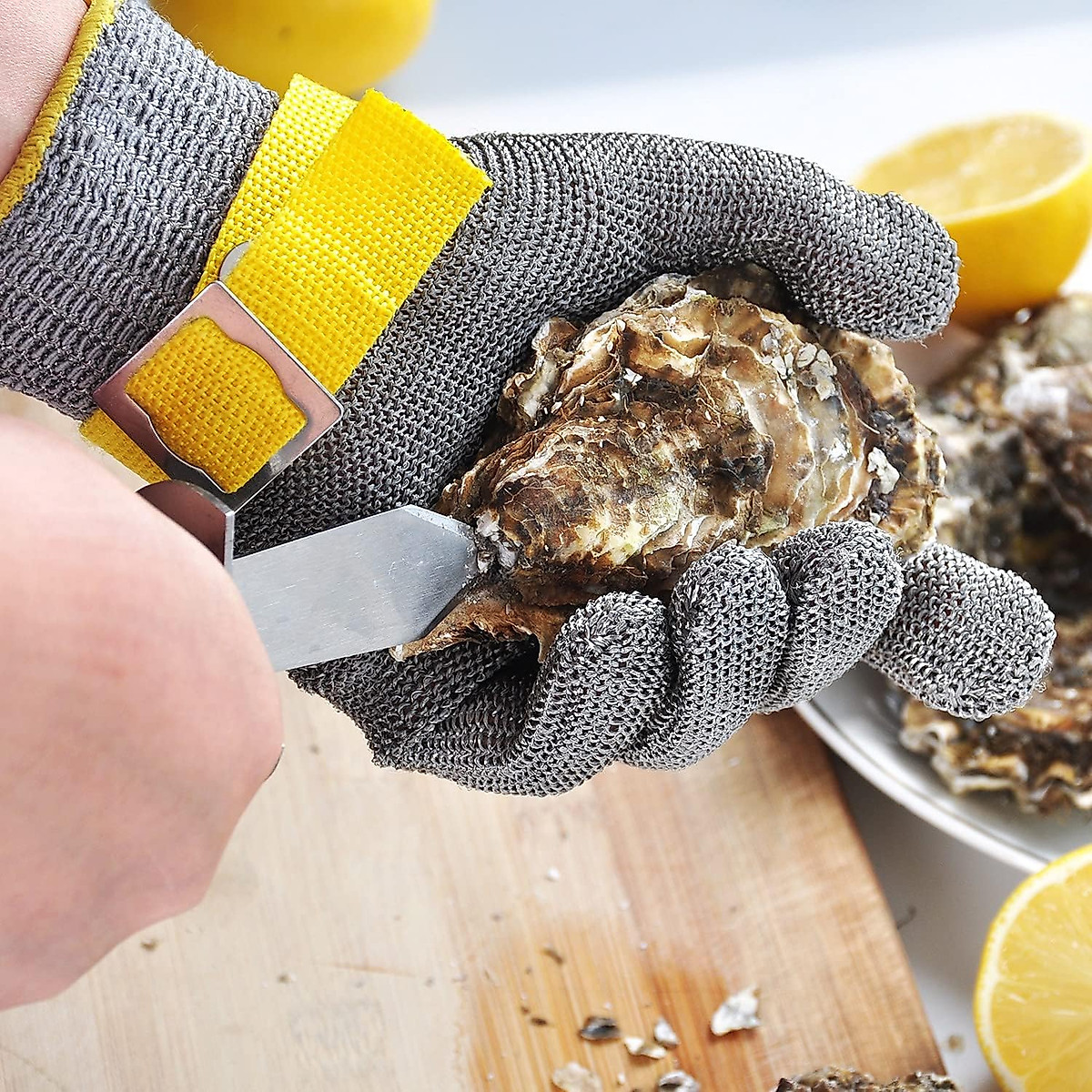 Dowellife Level 9 Cut Resistant Glove Food Grade, Stainless Steel Mesh Metal Glove Knife Cutting Glove for Butcher Meat Cutting Oyster Shucking Kitchen Mandoline Chef Slicing Fish Fillet (Medium)