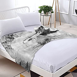 Grey Wolf Lovers Throw Blanket, Soft Flannel Warm Cozy Luxury Fall Winter Bedding Blankets for Adult Kids Birthday Christmas New Year Mothers Fathers Valentines Day Wolf Gift Blanket 60"x50"