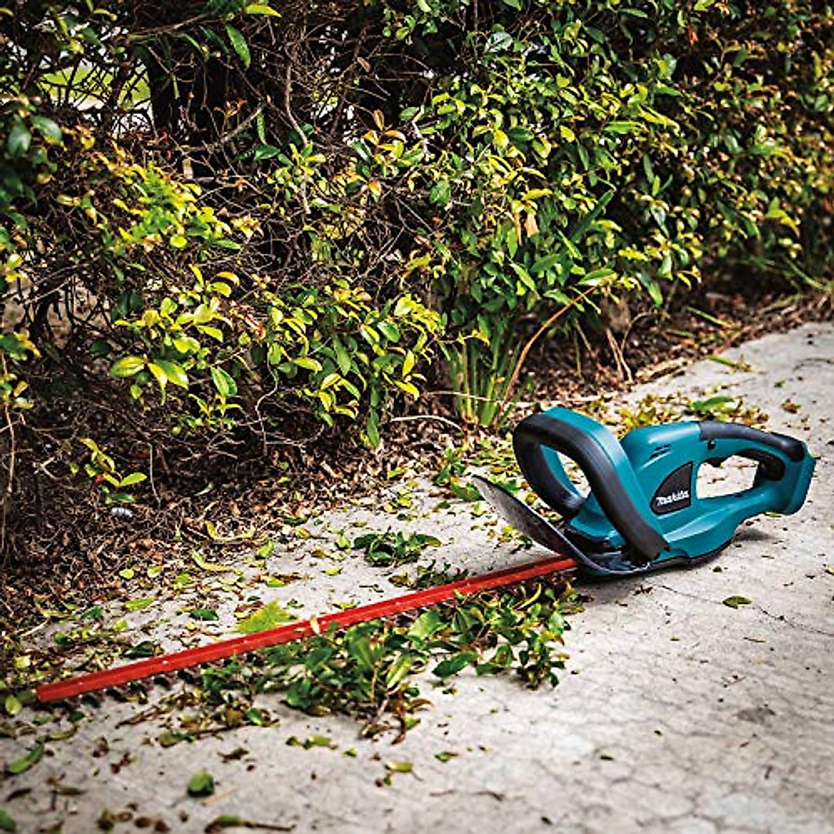 Makita XHU02Z 18V LXT® Lithium-Ion Cordless 22" Hedge Trimmer, Tool Only