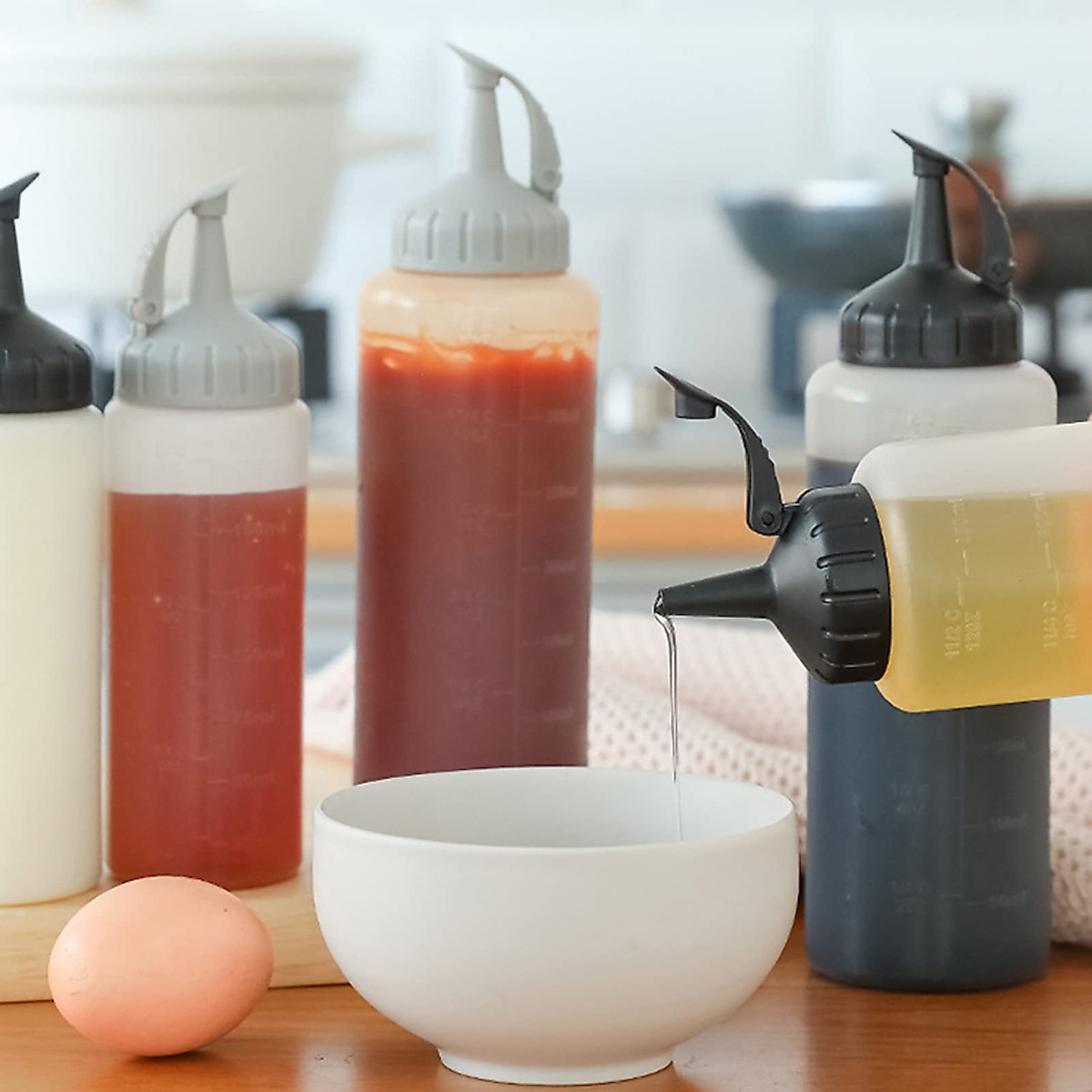 Squeeze Oil Pot, Multi-purpose BPA Free Sauce Bottle Plastic Practical Good Sealing Ketchup Bottle for Home Grey S
