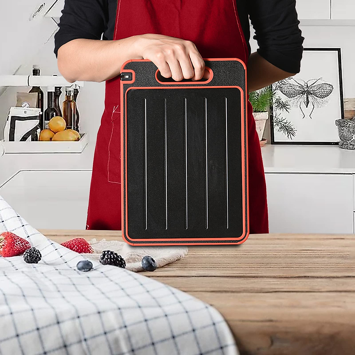 LIZHOUMIL Defrosting Tray, 4-in-1 Board Double-Sided Frost Away Plate Chopping Board Kitchen Gadget with Knife Sharpener Cutting Board red Black