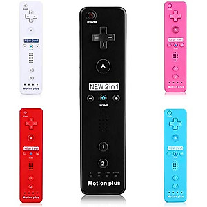 Built-in Motion Plus 2 in 1 Wireless Remote Controller Gamepad for Wii/Wii U, w/Silicone Case & Hand Strap (Red)