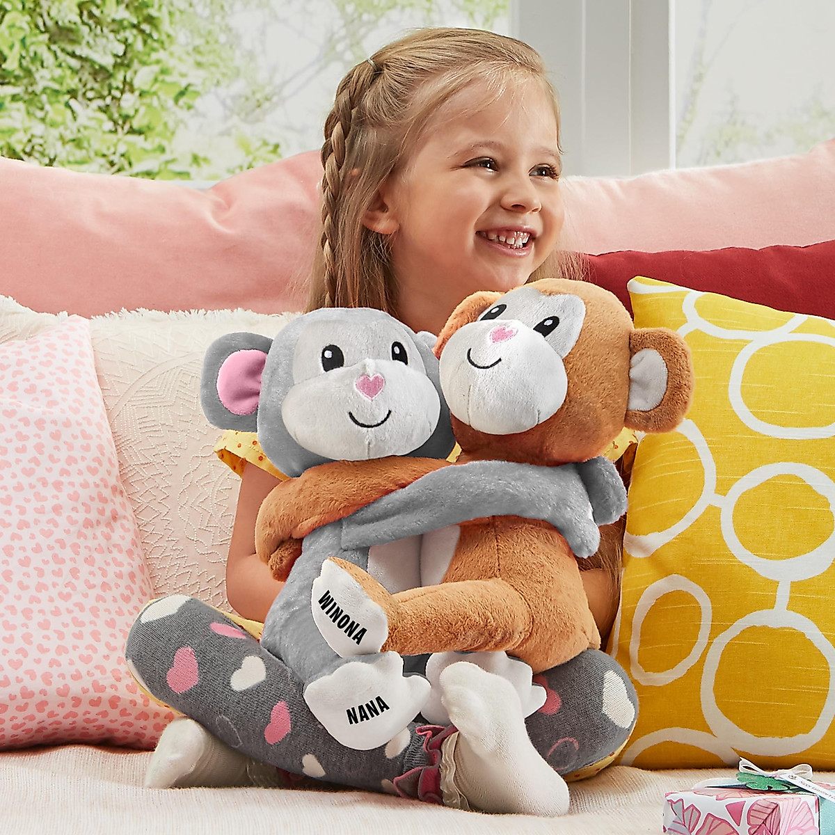 Let's Make Memories Personalized Hugging Plush Monkeys - Monkey Stuffed Animal for Kids - for Birthday - for Boy - for Girl - Te Quiero - Familia