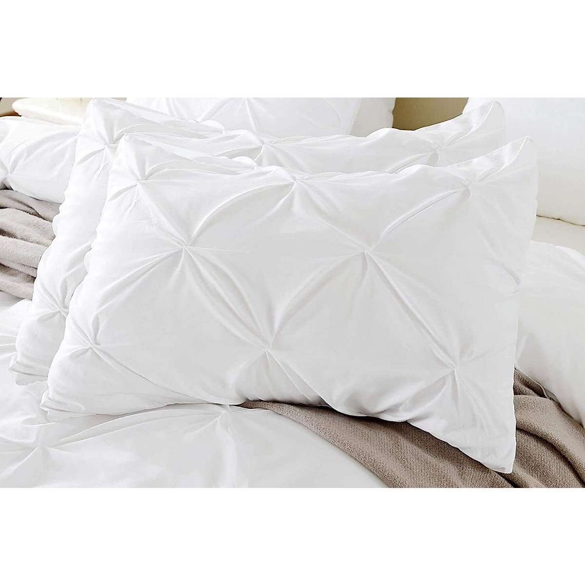Standard Pillow Shams Set of 2 Pinch Pleated White Pillow Shams Standard Size 20x26 Pillow Covers 100% Egyptian Cotton 600 TC Soft Skin Friendly Cushion Cover Cases Decorative Pillow Shams for Bed