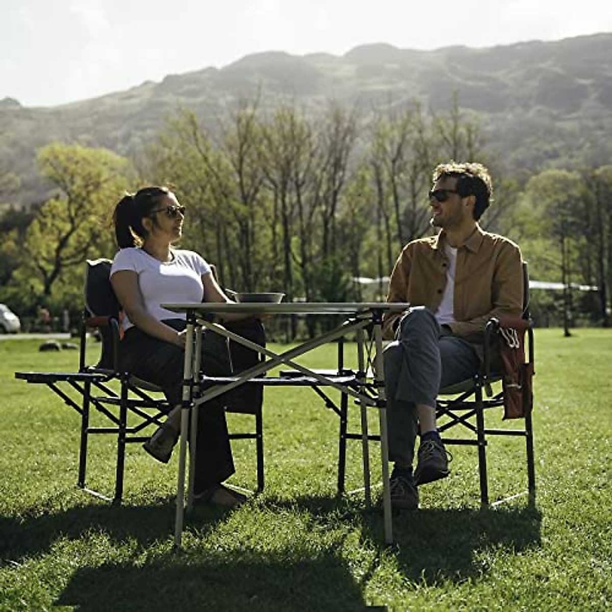 SUNNYFEEL Camping Directors Chair, Heavy Duty,Oversized Portable Folding Chair with Side Table, Pocket for Beach, Fishing,Trip,Picnic,Lawn,Concert Outdoor Foldable Camp Chairs (Red)