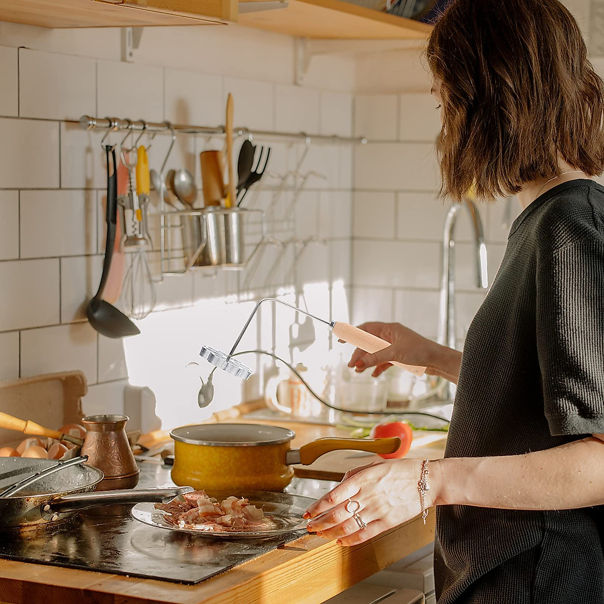 Tofficu Funnel Cake Ring Bunuelos Mold Rosette Timbale Set Aluminum Waffle Molds with Wooden Handle Bunuelera Mexicana de Molde Bunuelo Maker for Rosette Bunuelos Cookie Molde Para Gelatina