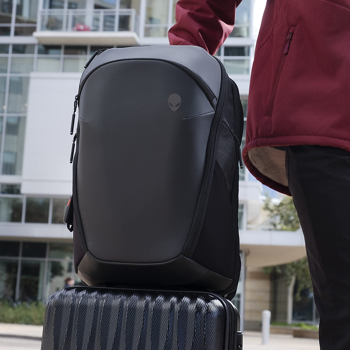 Alienware 17-inch Laptop Horizon Travel Backpack, Weather Resistant, Shockproof, Anti-Scratch Interior Design, TSA-Friendly for Travel, Work, Leisure for Men and Women - Galaxy Weave Black