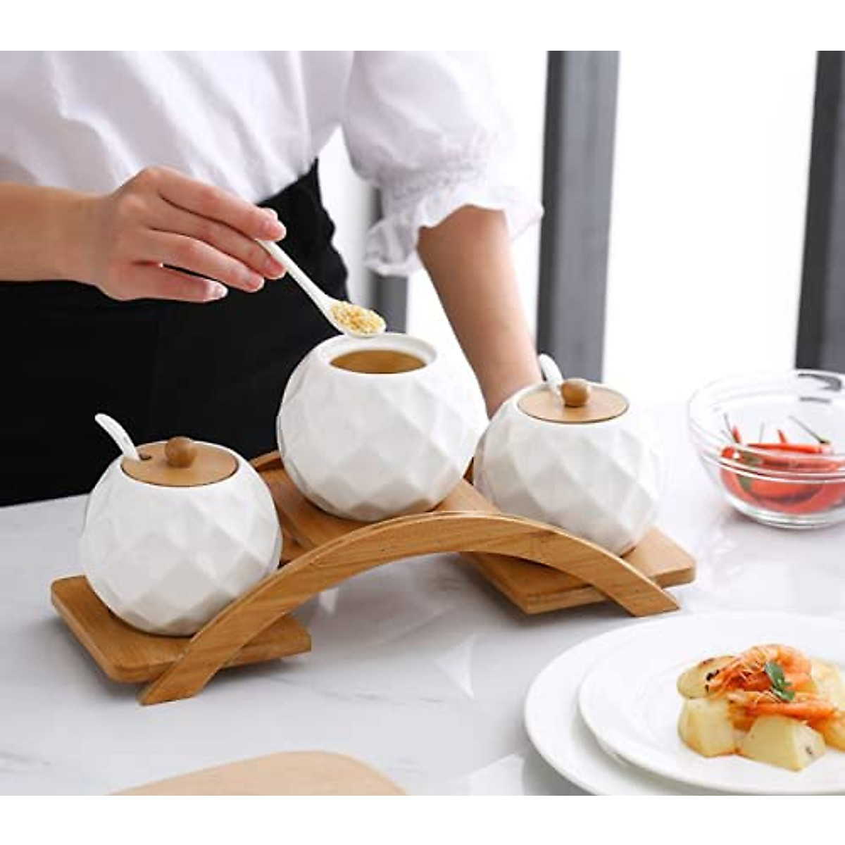 Ceramics Seasoning Box Set Durable 3pcs/Set White Creative Design Condiment Pots with Lid and Spoon for Sugar Coffee Salt Spices and Pepper