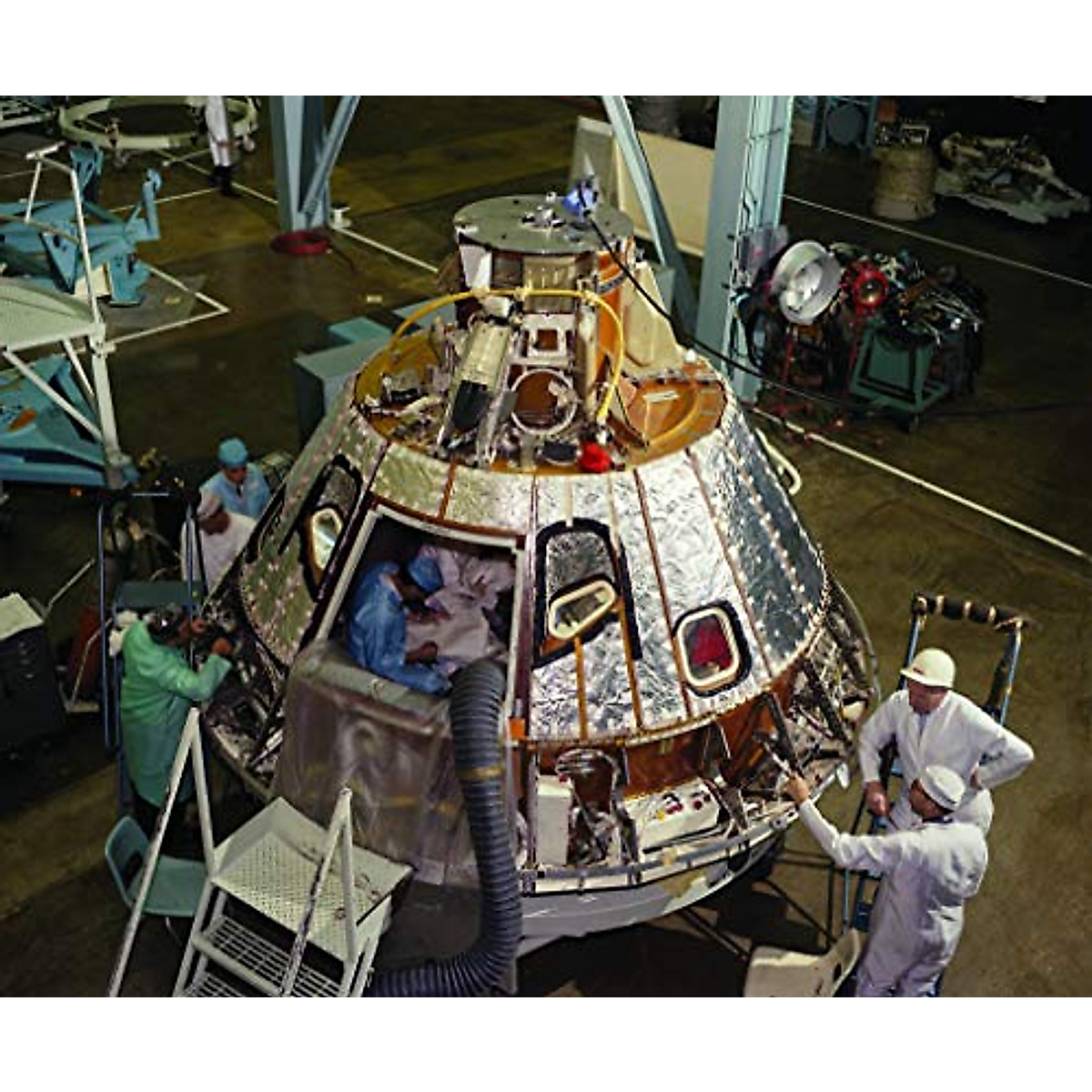 NASA Moon Missions Operations Manual: 1969 - 1972 (Apollo 12, 14, 15, 16 and 17) - An insight into the engineering, technology and operation of NASA's advanced lunar flights (Haynes Manuals)