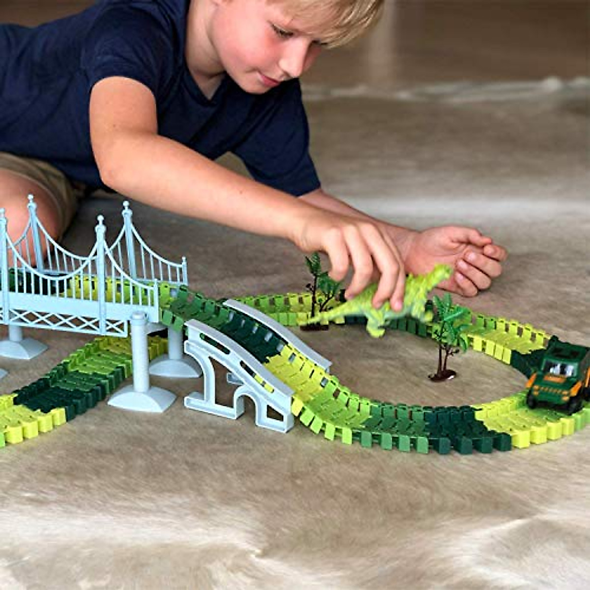 DINOSAUR Flexible Track Set FR2001: 173 total pieces - includes 1 Off-Road Electric Toy Vehicle & 2 Dinosaurs (Species May Vary)- Fun Learning Dino Gift for 3 Year Olds & Up