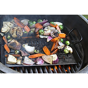 Lodge CRSGP12 Carbon Steel Grilling Pan, Pre-Seasoned, 12-inch