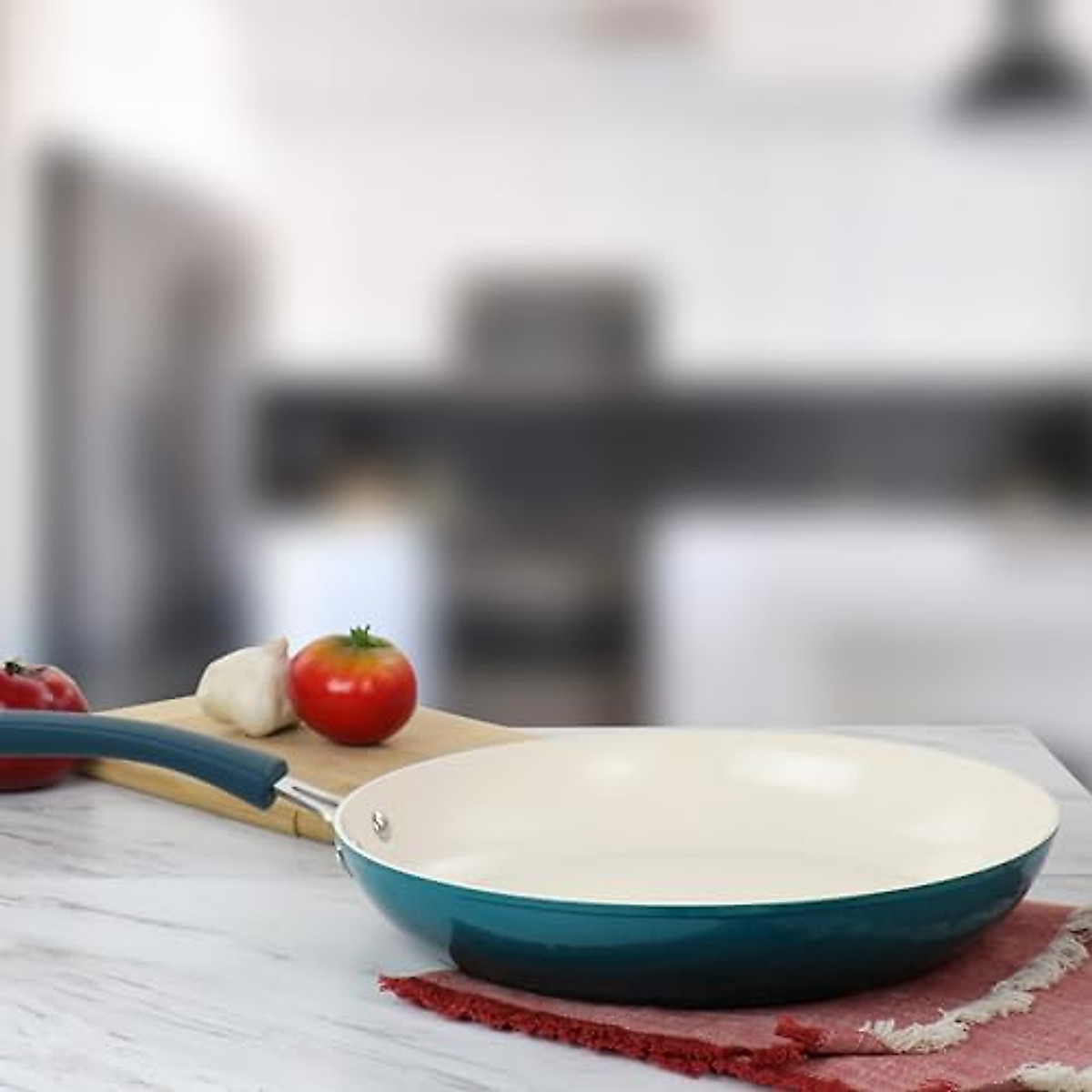 Oster Corbett Forged Aluminum Skillet with Ceramic Non-Stick-Induction Base-Soft Touch Bakelite Handle, 12", Gradient Teal