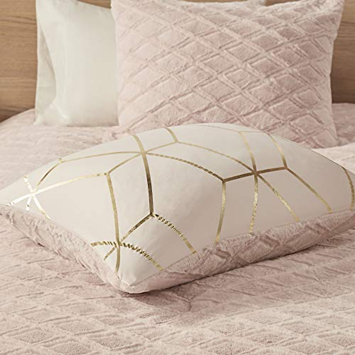 Intelligent Design Ainsley Comforter Set-Geometric Metallic Print to Faux Fur Reverse Trendy All Season Hypoallergenic Bedding, Matching Sham, Twin/Twin XL, Blush 2 Piece (ID10-1761)