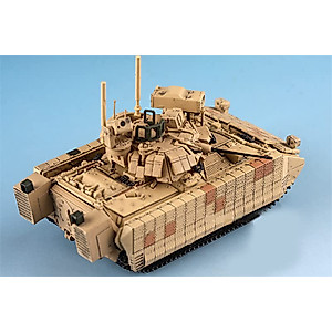 US M2A3 BUSKIII Bradley Infantry Fighting Vehicle Sand Livery 1/72 ABS Tank Pre-Built Model