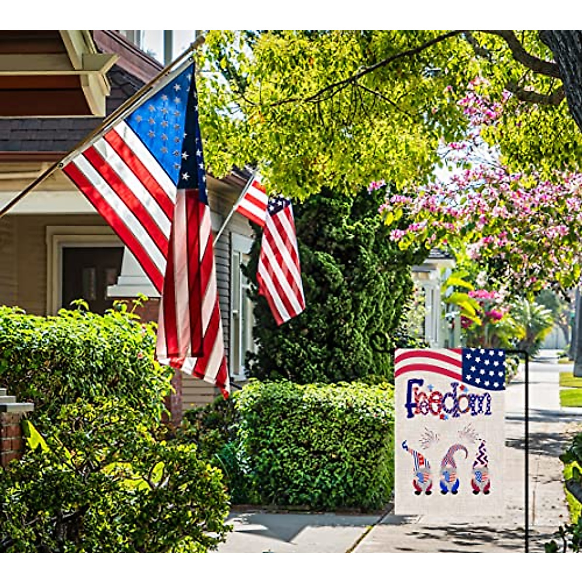 ITNOTC Garden Flags Patriotic, American flag American Gnome God Bless Freedom Independence Day Memorial Day Yard Decor Welcome House Flag Vertical Burlap Yard Flags for Outdoor Decorations 12 x 18 Inch