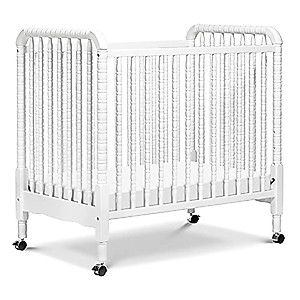 DaVinci Jenny Lind 3-in-1 Convertible Mini Crib in White, Removable Wheels, Greenguard Gold Certified