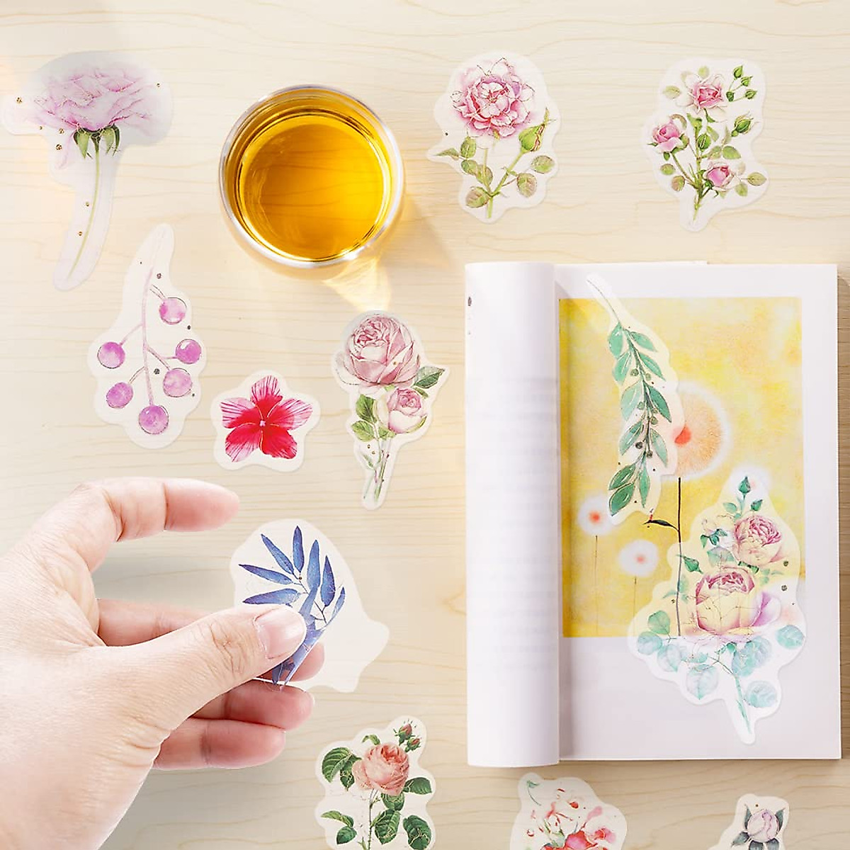 Floral Stickers,150PCS PET Transparent Floral Sticker Set,Cute Retro Floral Stickers Set for Making Diary Album DIY Art and Craft,for Laptop,Phone,Flower Gifts (As Shown)