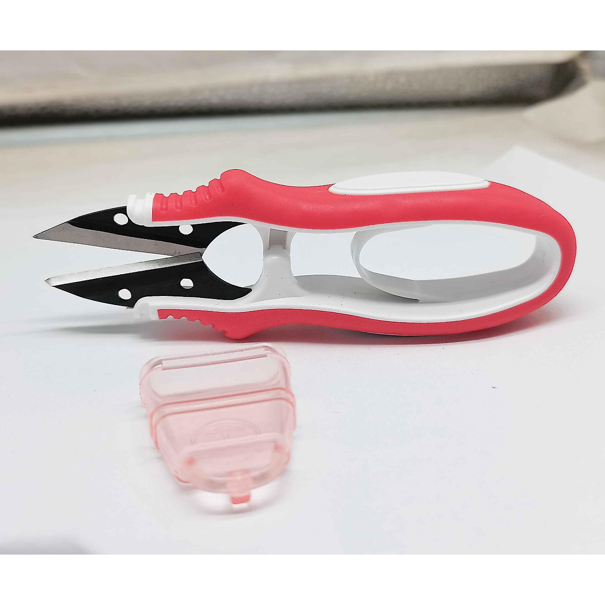 HONEYSEW Thread Snips Sewing Scissors Clipper with Sheath Cover Small Embroidery Thread Thrum Yarn Trimming Nipper for Stitch DIY Supplies Thread Cutter Tool (Red)