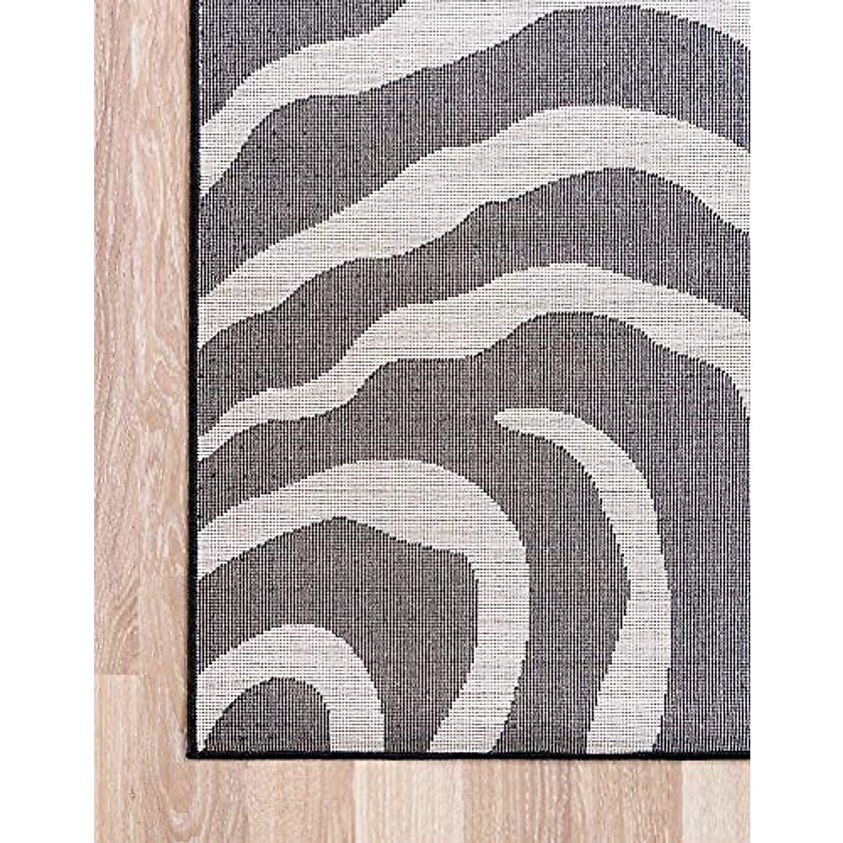Unique Loom Wildlife Collection Animal Inspired with Zebra Design Area Rug, 6 x 9 ft, Black/Ivory