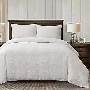 HiEnd Accents Verona Matelassé 3 Piece Super Queen Duvet Cover Set, Vintage White Cotton Medallion Pattern Bedding Set, Classic Chic Casual Farmhouse Bed Set, 1 Comforter Cover and 2 Pillow Shams
