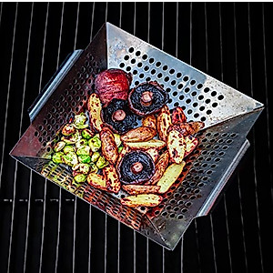 Great American Griller Mighty Grill Basket | Grill Baskets for Outdoor Grill | Stainless Steel Grilling Basket | Easy to Clean & Perfect Vegetable Grill Basket for All Grills and Veggies