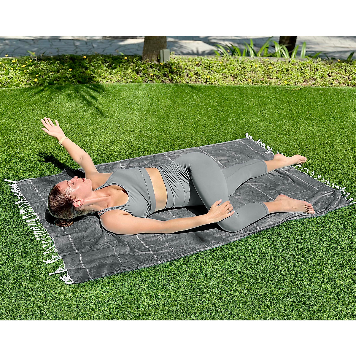 Utopia Towels Pack of 2 Turkish Beach Towel (40x72 Inches), Oversized 100% Cotton Sand Free Lightweight Absorbent Quick-Dry Beach Blanket, Extra Large Turkish Bath Towels for Travel and Pool (Grey)